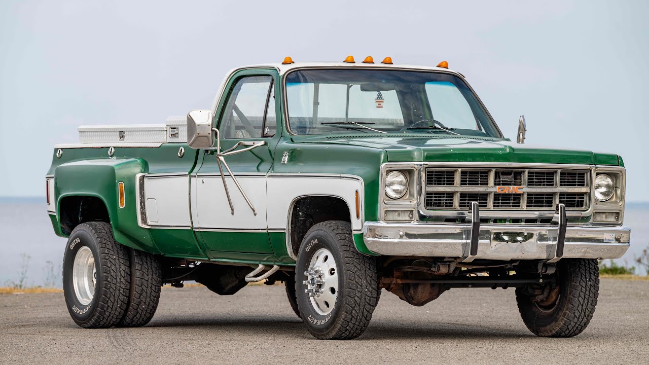 35th anniversary GMC Sierra Dually walk around + revs - YouTube