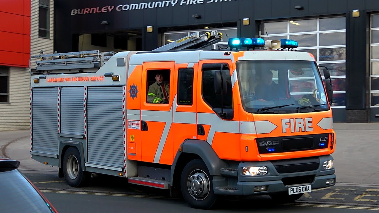Burnley Reserve Orange Fire Engine Turnout - Lancashire Fire & Rescue ...