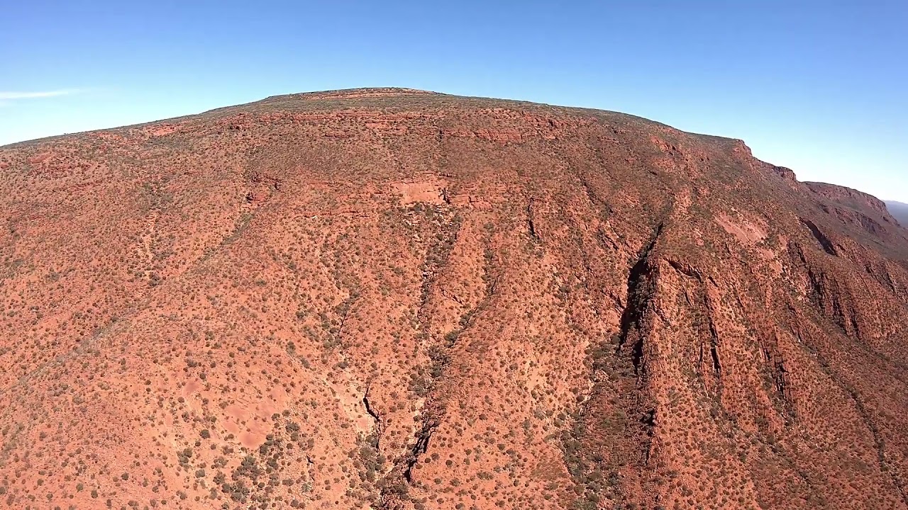 CCHS - Take a flight around Mt Augustus, Western Australia (The World's ...