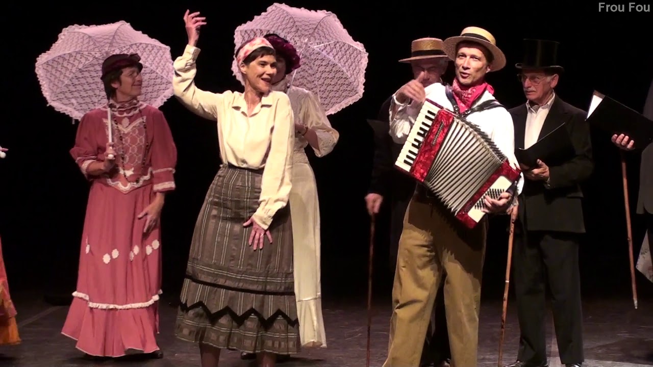 Frou Frou (1933) Paroles: Montreal, Blondeau Musique: H. Chateau - YouTube