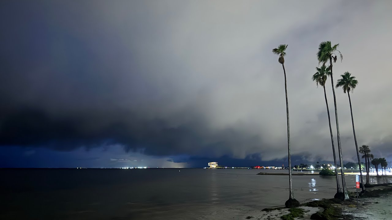 Heavy Rain Shower St. Petersburg Tampa Bay Florida North Shore Vinoy ...