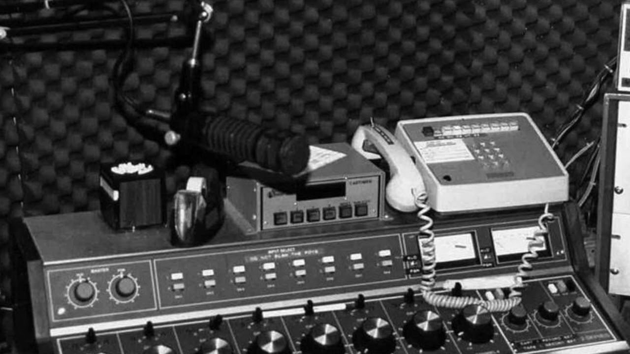 WLIR PSA: The end of broadcasting on 92.7 FM - YouTube