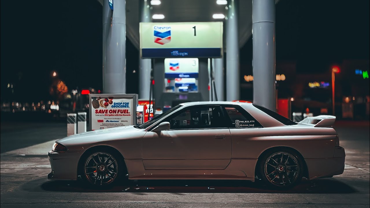 Sounds of a Single Turbo Cammed RB26 Nissan Skyline R32 GTR in traffic ...