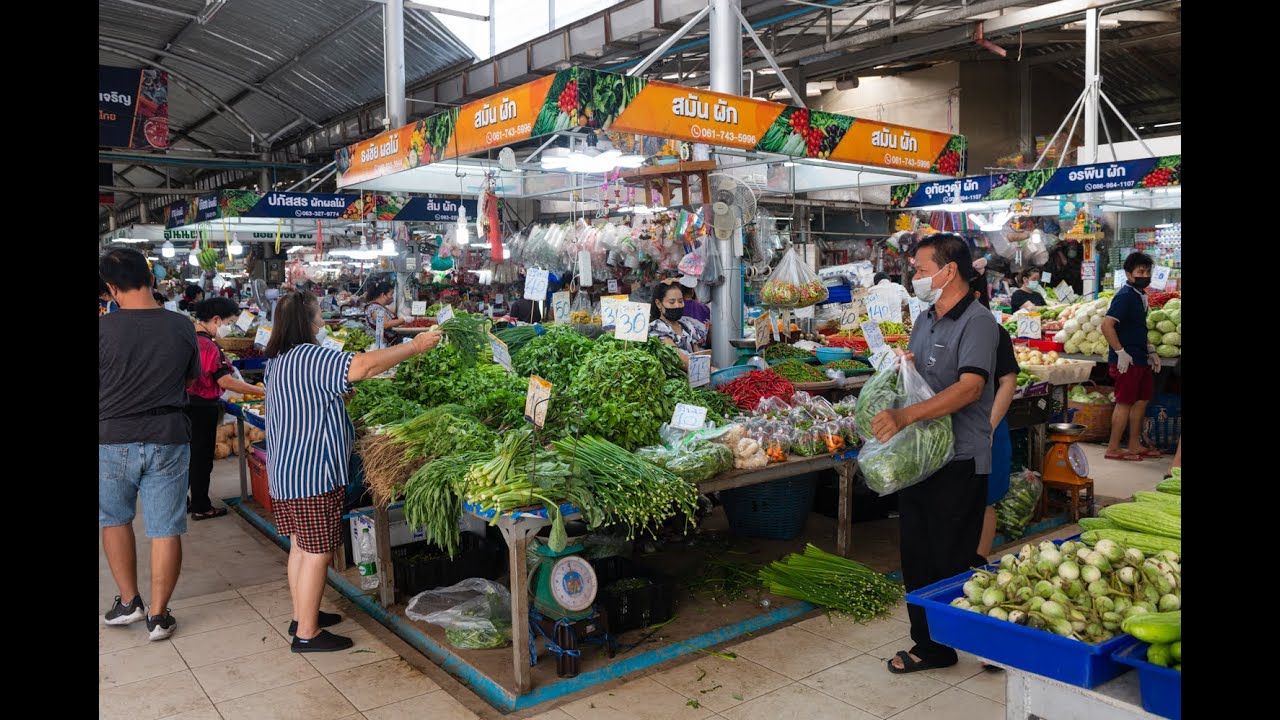 [4K] Walk inside "Ying Charoen Market" the best local fresh market ...