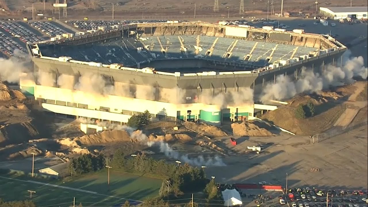 Botched detonation leaves former NFL stadium still standing in Detroit ...