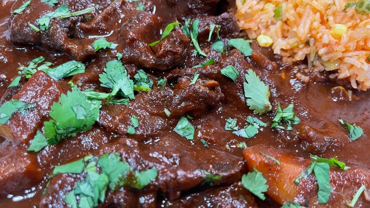Cómo Hacer Espaldilla De Res En Salsa Pasilla La Cocina de Sol - YouTube