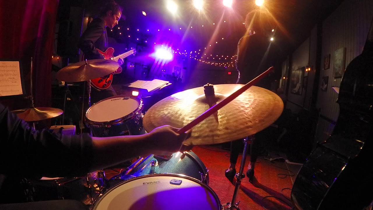 Carlehr Swanson at Epicure Cafe - YouTube