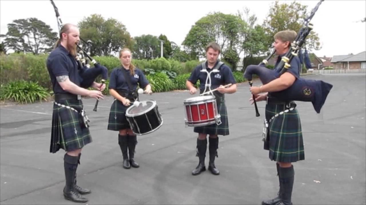 Papakura Courier - Pipers - YouTube