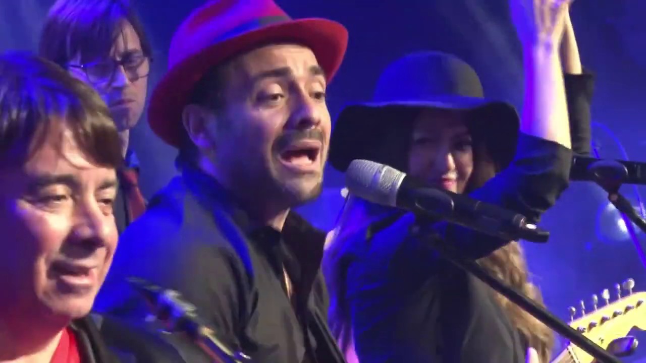 LOS PARRANDA banda de covers - YouTube
