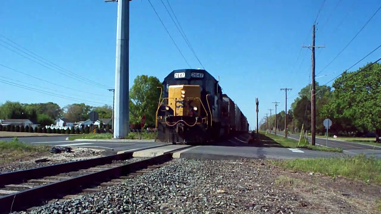CSX 2647 & 2725 DOUBLE ENDED LOCAL, CROSSES BUTLER AVENUE ON BOULEVARD ...