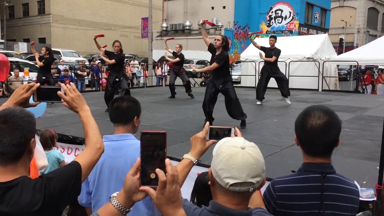 fan dance.mov - YouTube