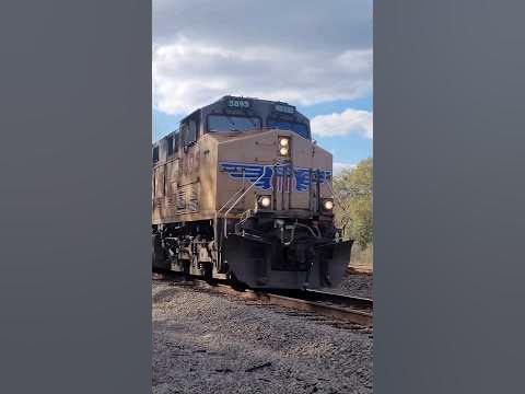 4 Engines!!! UP #5895 leads a very long EB UP manifest out of Lake Charles, Louisiana!!! - YouTube