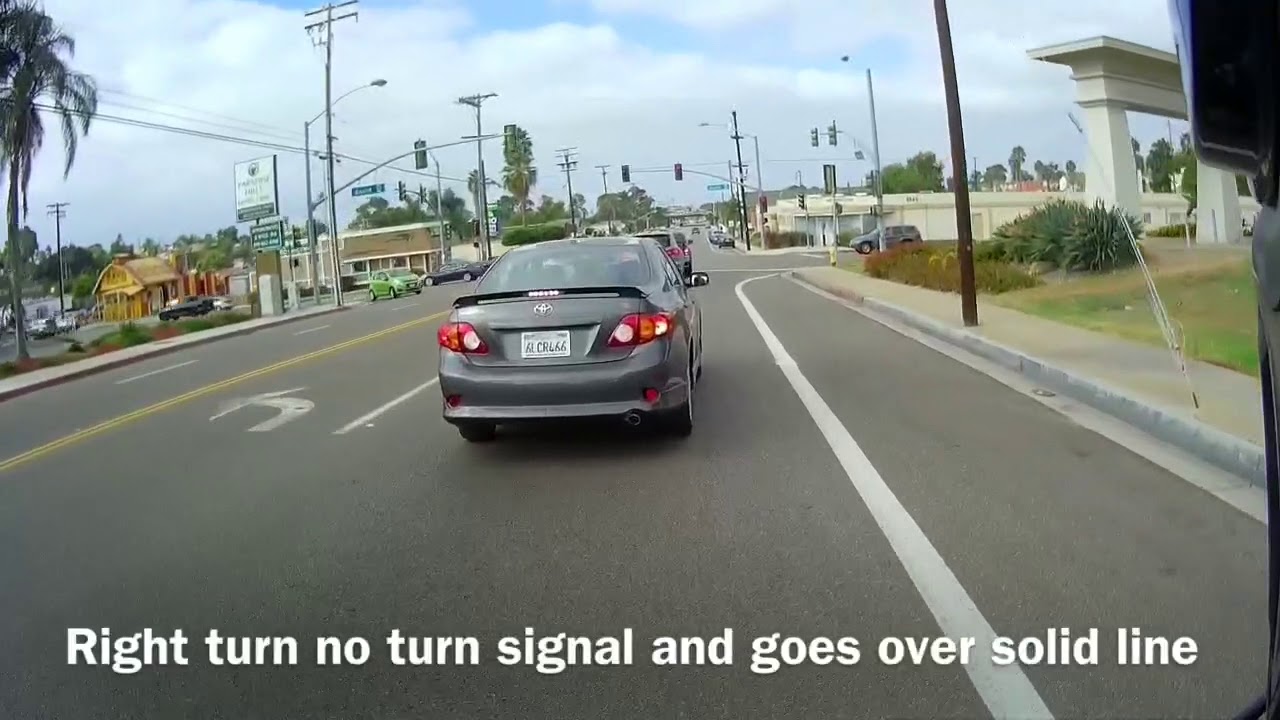 Motorcycle close calls, bad drivers Dash cam - YouTube