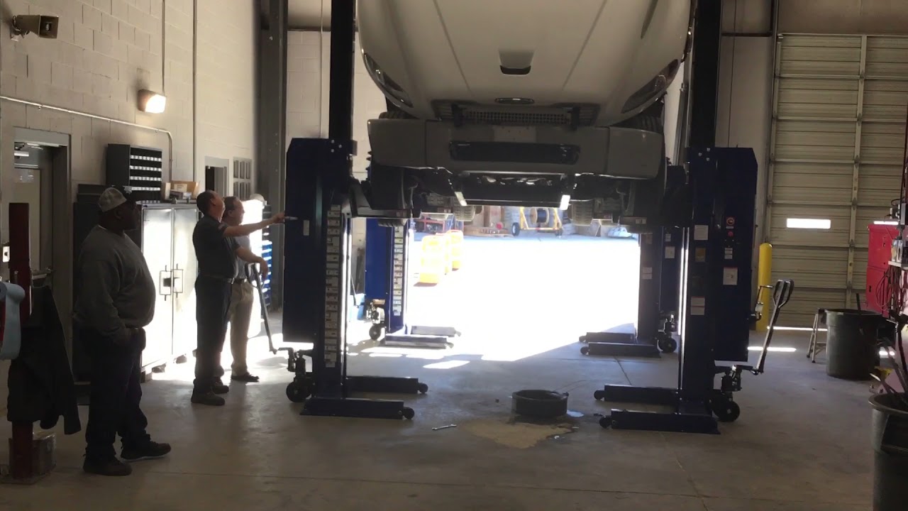 Challenger Mobile Column Lift - YouTube