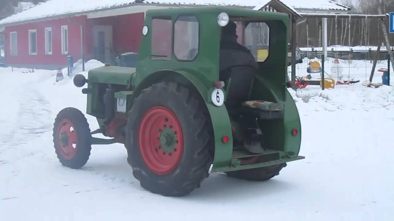 Traktor Oldtimer IFA Pionier RS01/40 im Schnee (Tractor Oldtimer) - YouTube