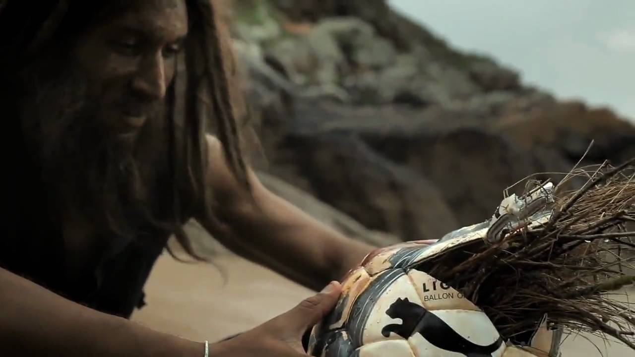 Nicolas Anelka en mode Robinson Crusoé pour PUMA - YouTube