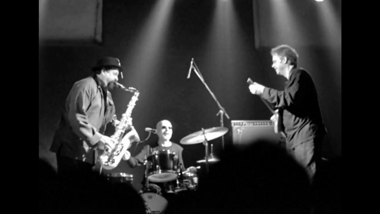 Paul Motian Trio - Amsterdam - 5 Dec 1999 - YouTube