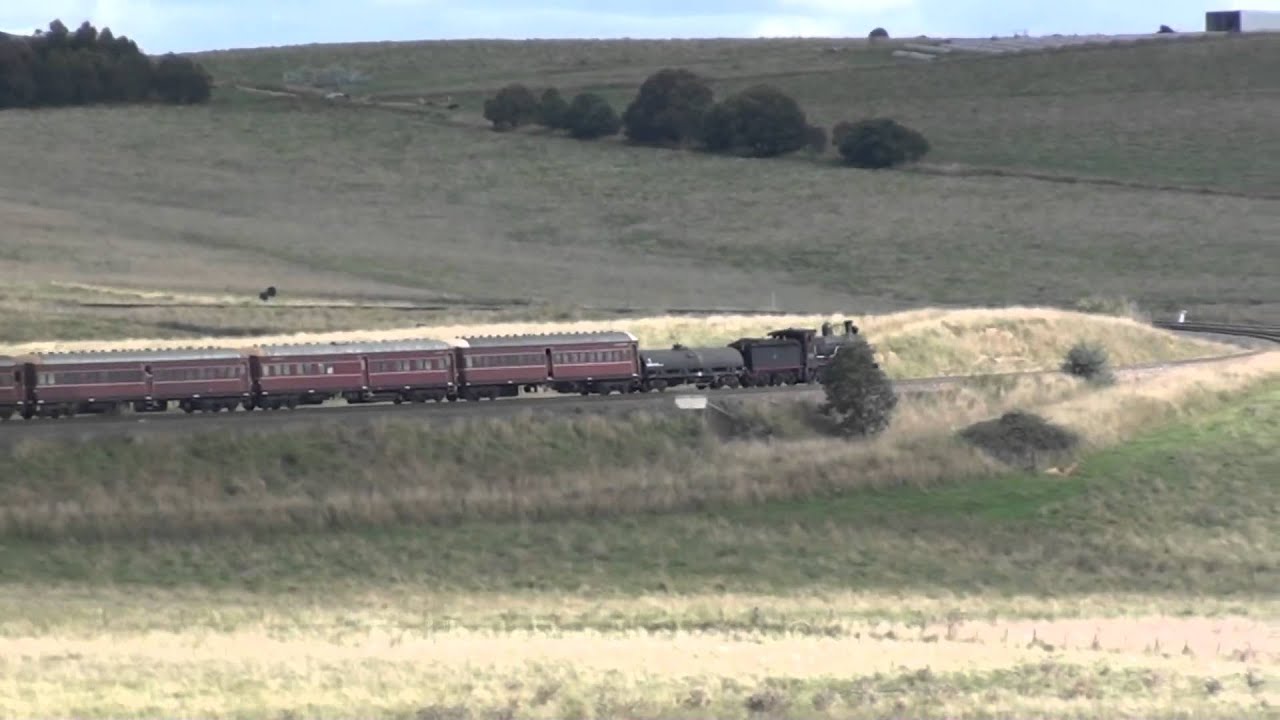 LVR 3237, 4903 & 4906 Parkes to Lithgow 09/04/12 - YouTube