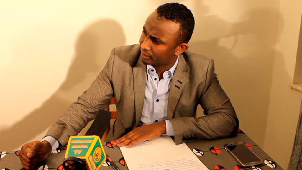 Wareysi SLNTV Qoora Ayaanle Oo soo bandhigey buug uu qorey oo ka ...