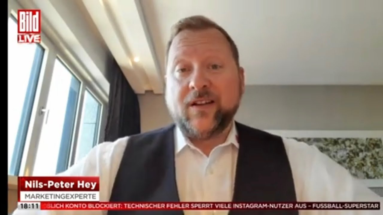 BILD.tv, 31.10.2022: Interview mit Nils-Peter Hey zu humorvollen Tweets der Deutschen Bahn - YouTube