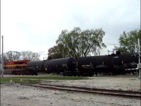 CP-254 thru Pewaukee, WI on 5-2-24 1x1x0 w/CP-8914 - KCS-4835 - YouTube