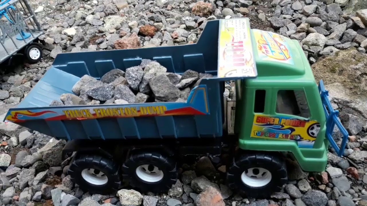 Baby Rei Playing Cars | Truck Cars - Toys | Baby Rei | Memory | - YouTube