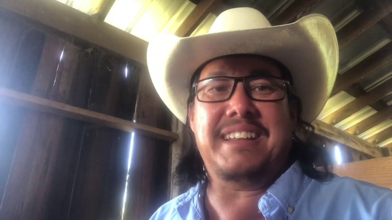 How to muck a barn stall - YouTube