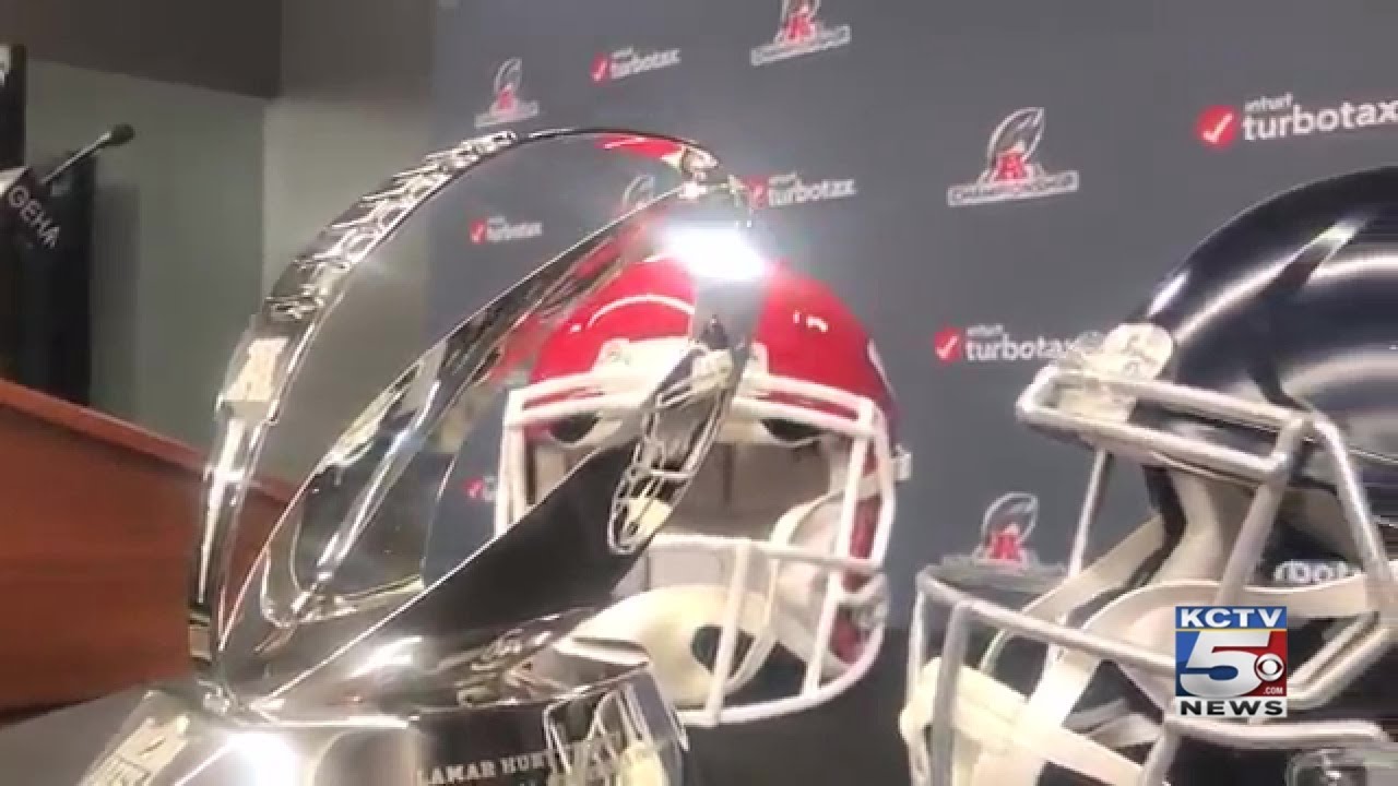 Watch as the Lamar Hunt Trophy arrives at Arrowhead Stadium - YouTube