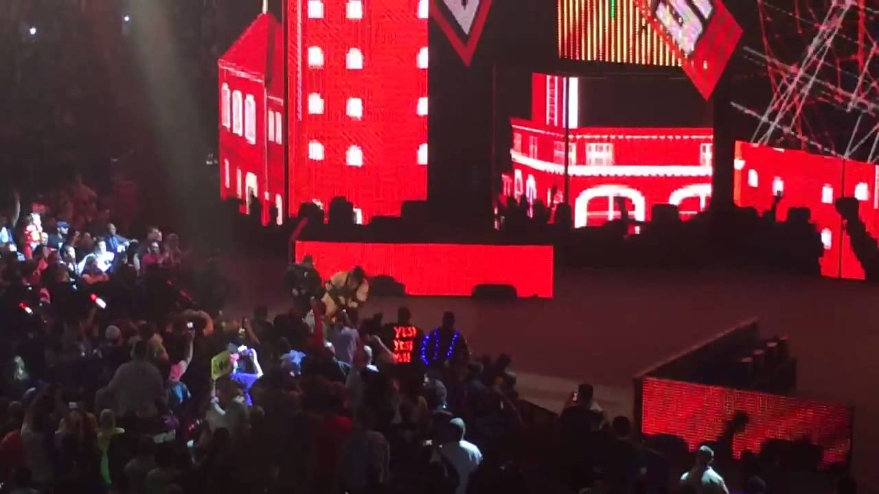 Kane entrance Extreme Rules 2014 - YouTube