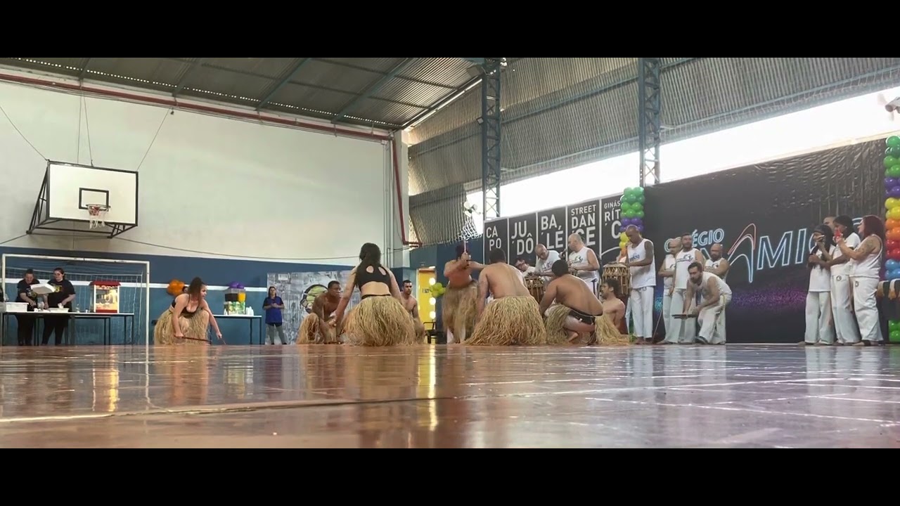 Maculelê - Bassula Capoeira - YouTube