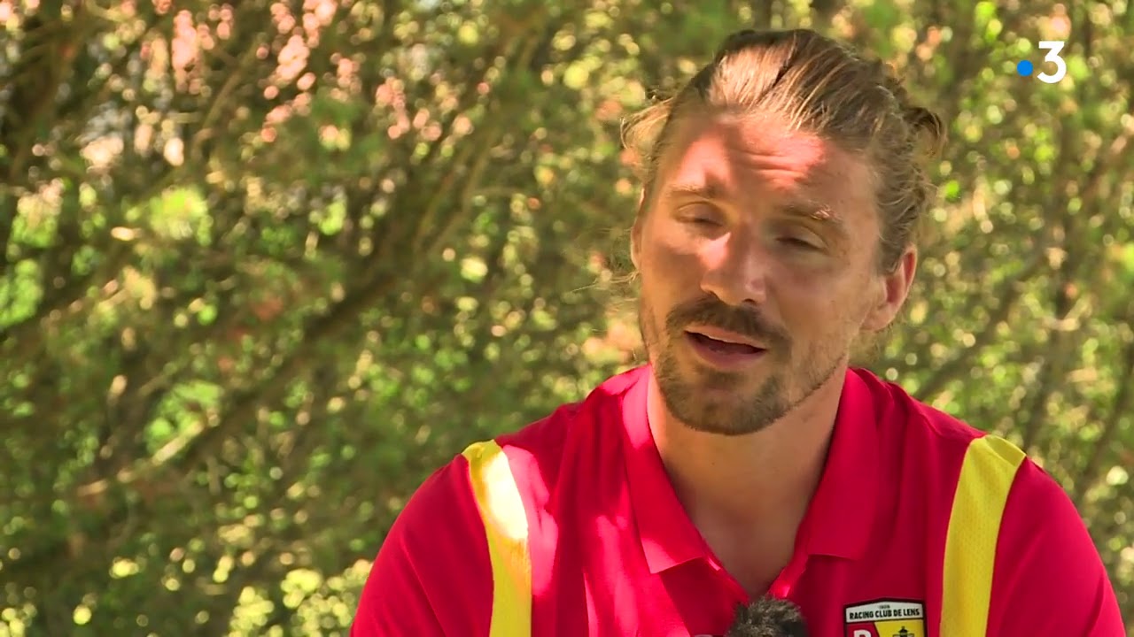 Ligue 1 : interview de Yannick Cahuzac avant le retour du RC Lens dans ...
