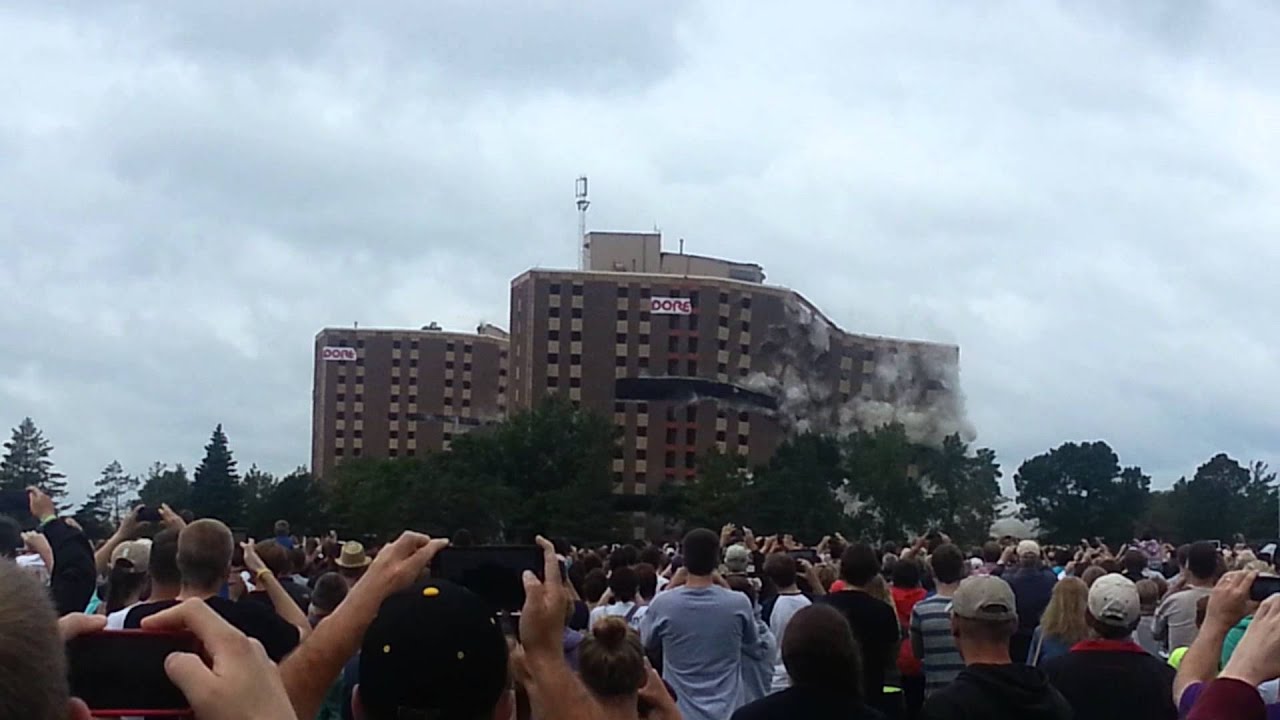 Gage dorm implosion - Mankato MN - YouTube