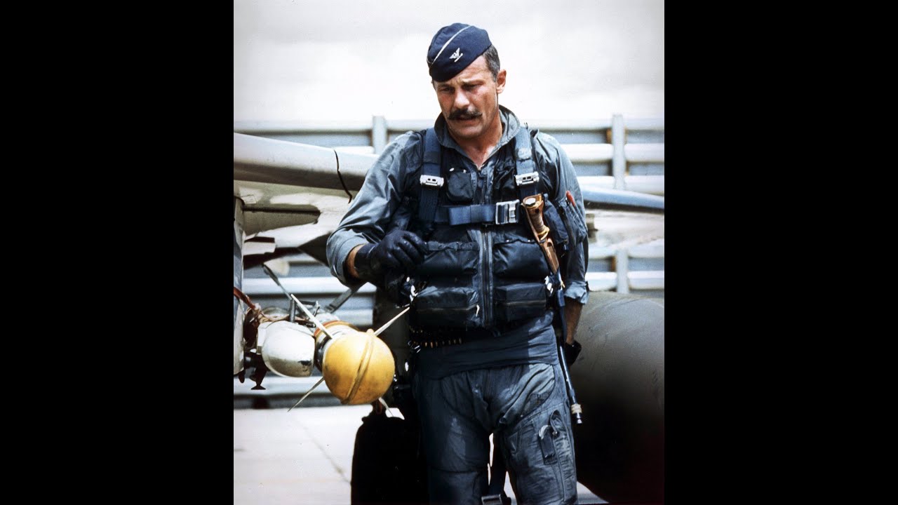Robin Olds: USAF Fighter Pilot History Lesson - YouTube