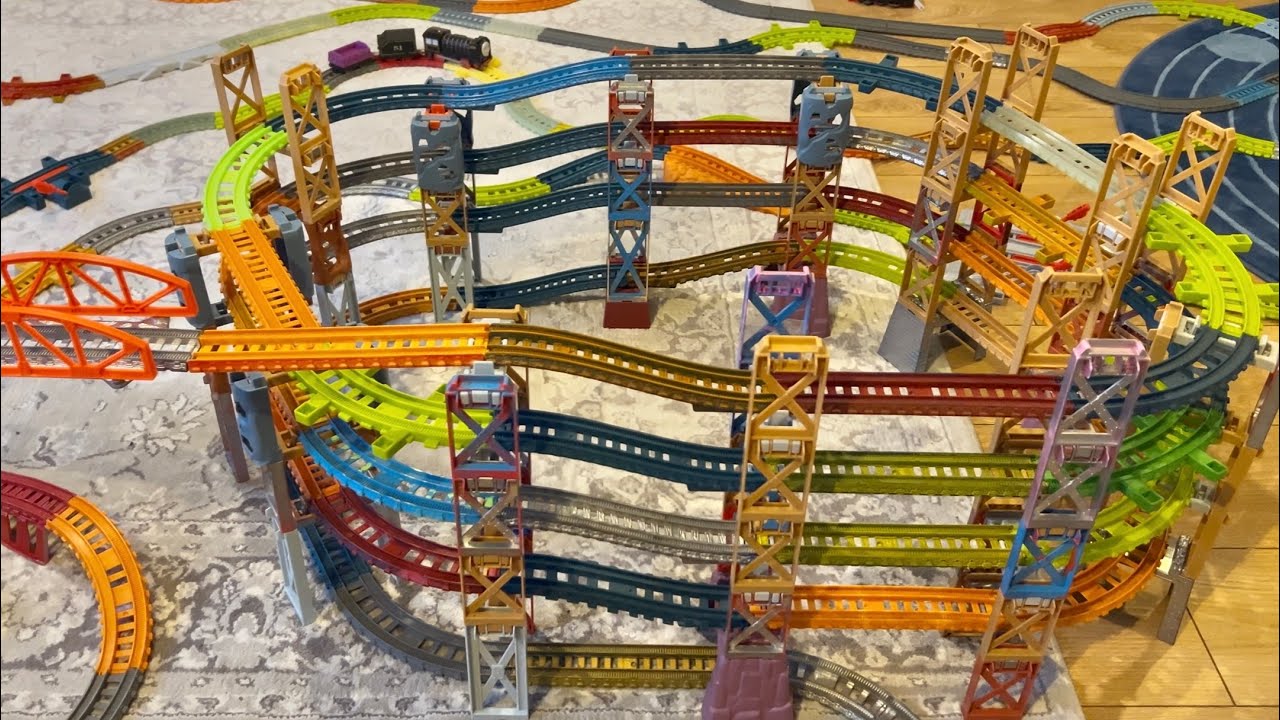 Thomas and friends biggest spiral train track - YouTube
