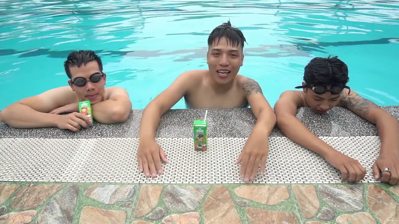 NTN Vlogs! NTN Thử Thách Uống Sữa Dưới Nước Drinking milk under water ...