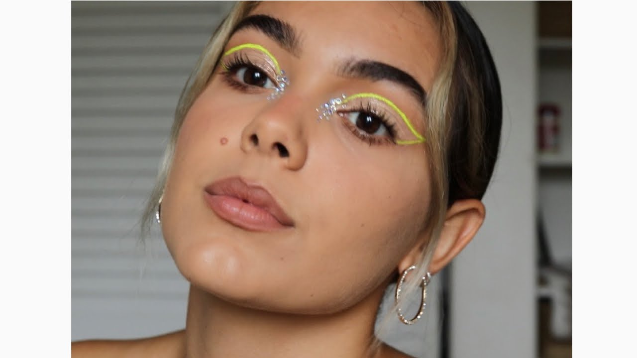 Gloss Eye Makeup with Neon Cut Crease 💚 ABH Norvina Neon Liners - YouTube