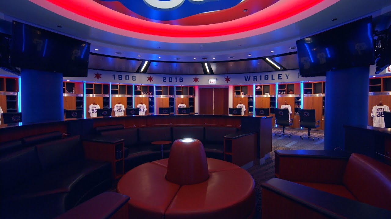 Behind the scenes of the Cubs clubhouse - YouTube