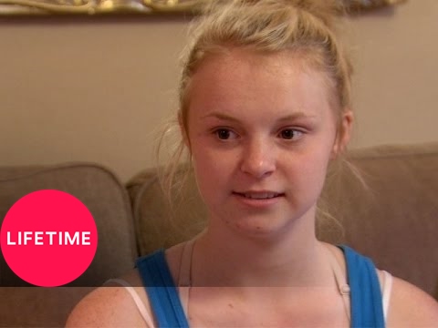 Kim of Queens: Addison Goes to a Vocal Coach (S1, E10) | Lifetime - YouTube