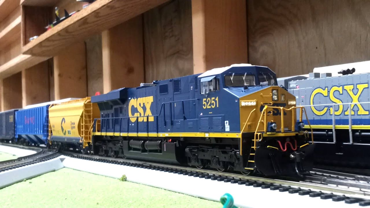 CSX ES44DC #5251 starts up and rolls out. - YouTube