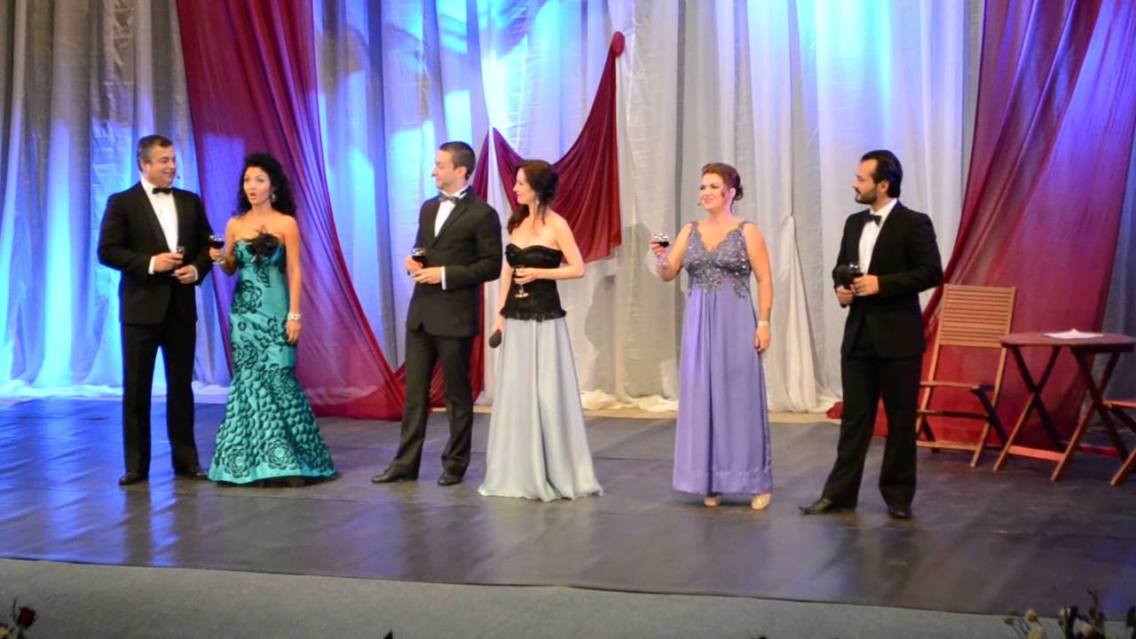 Regal de toamna sustinut de Opera Comica Bucuresti la Alba Iulia - YouTube