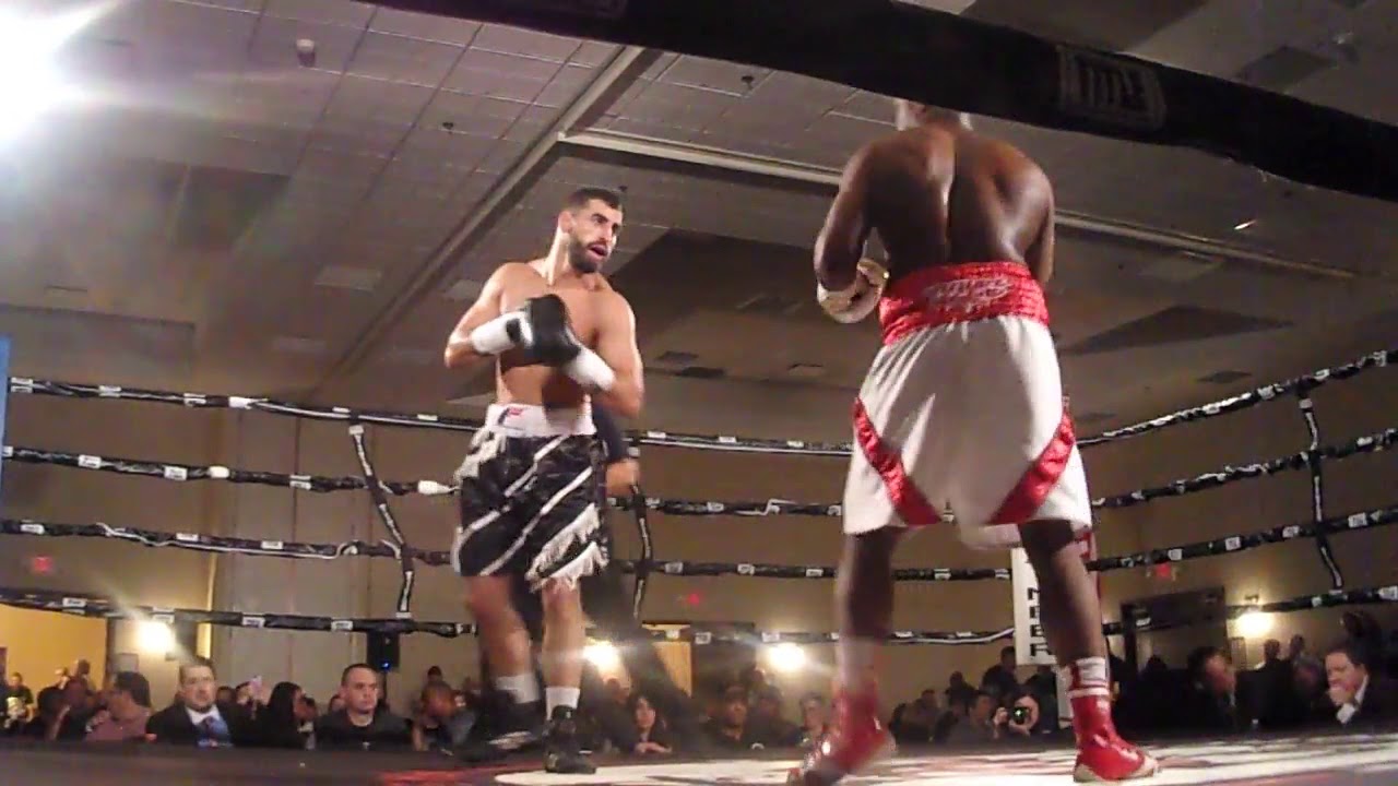 Pro Junior Middleweight - Danny Rosenberger (Youngstown, OH) vs. Justin ...