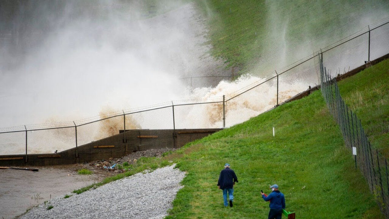 Midland flooding aerial footage - YouTube