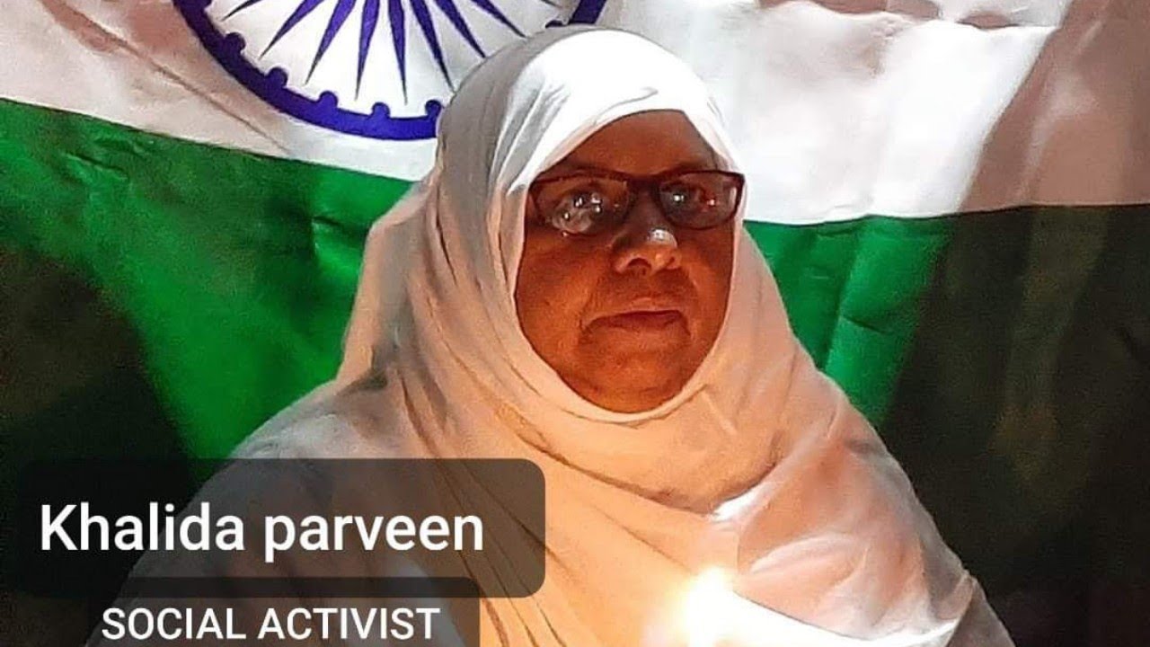 GULBARGA SHAHEEN BAGH SE SOCIAL ACTIVIST KHALIDA PARVEEN KA BAYAN - YouTube