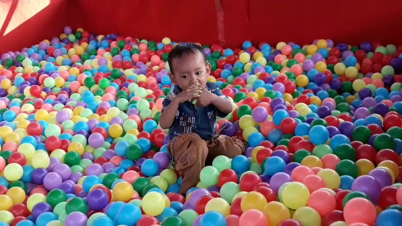 Muhammad Ashraf dan Wafi Ahmad di Taman Bunga Meysa - YouTube