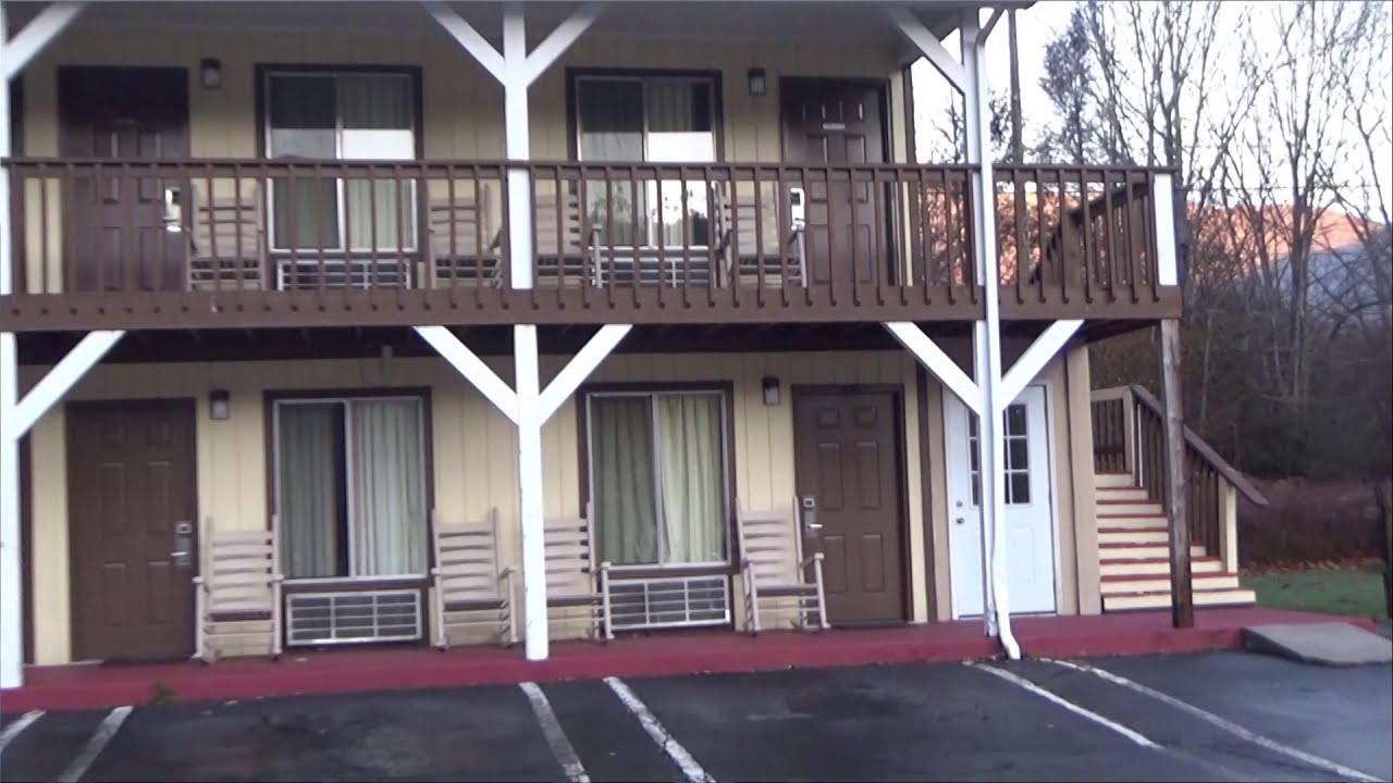 Travelowe's Motel-Maggie Valley, NC Review - YouTube