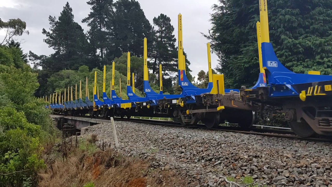 Empty log train 646 With DFT 7092 & DFB 7307 seen here crossing over ...