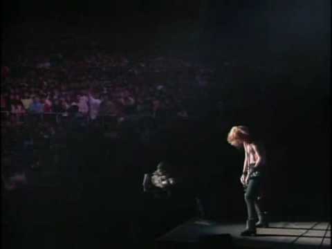 Slash's solo in Japan - YouTube