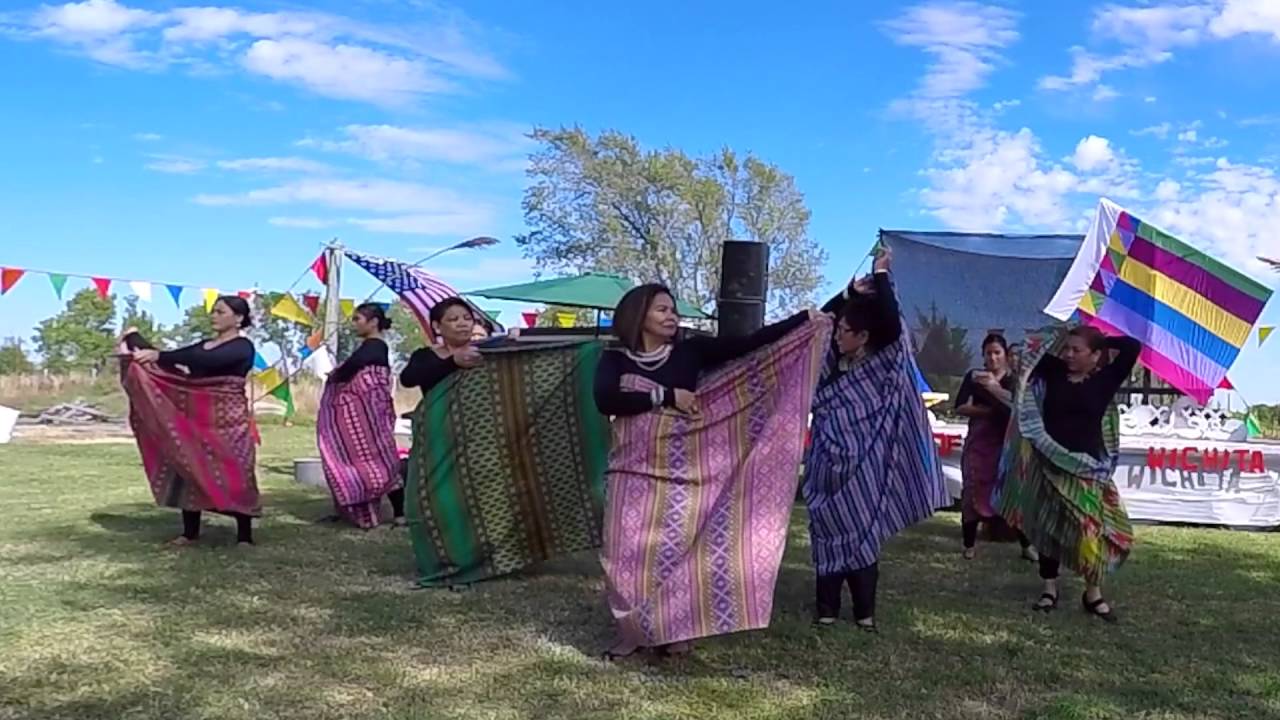 Kappa Malong Malong Dance - YouTube