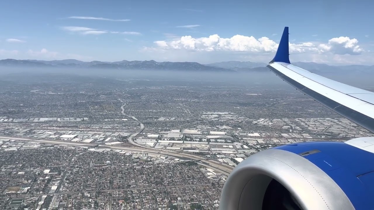 United 737 MAX 9 Approach and Landing Los Angeles - YouTube