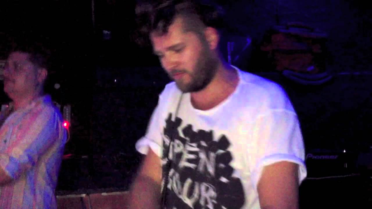 Luca Agnelli @ Turmalin Disco (Lipari - Isole Eolie) 28-07-12 (2) - YouTube